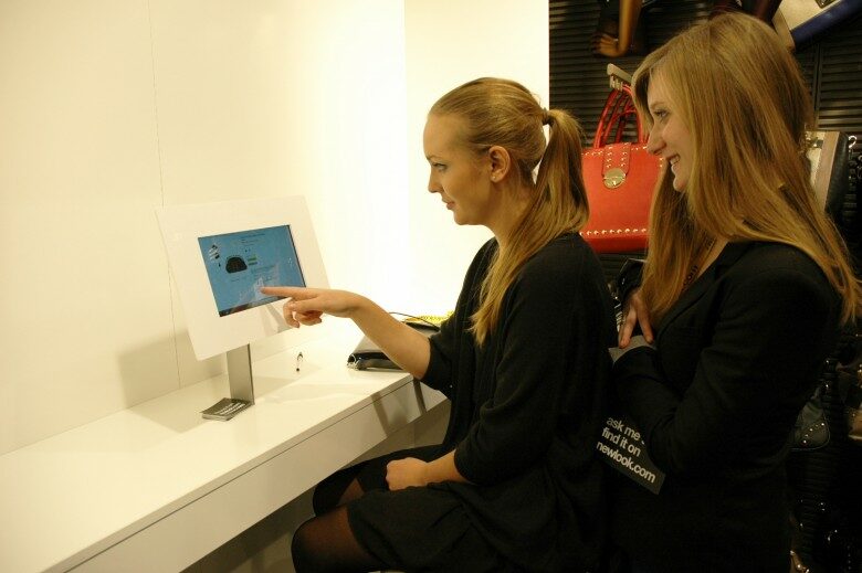 Interactive Visitor Management Kiosks | imageHOLDERS